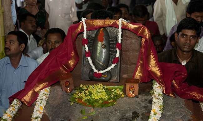 Devi Showers Her Grace on Salem
